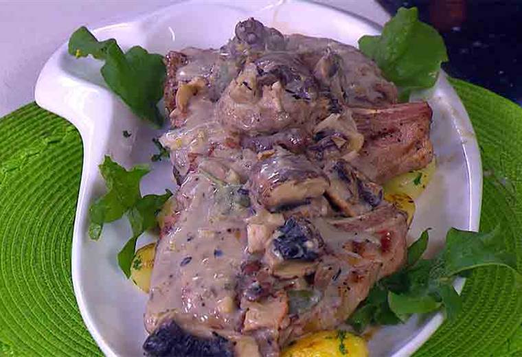 Receta: Chuletas en salsa de hongos | Teletica