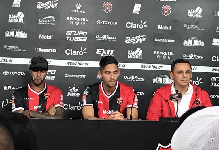 Alajuelense presentó a Jonathan Moya, Dylan Flores y Allan Miranda como ...