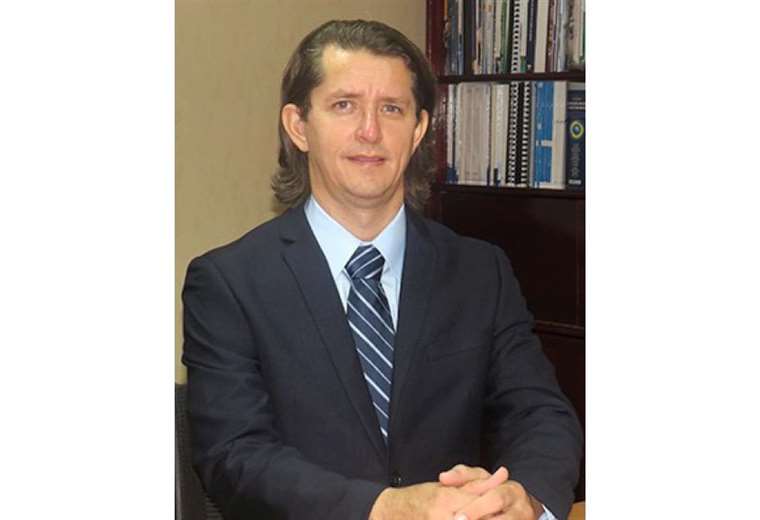 Rodolfo Cordero Vargas asume como ministro interino de Hacienda | Teletica