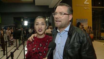 Padre Mix asiste con su hija mayor al estreno de la película ‘El ...