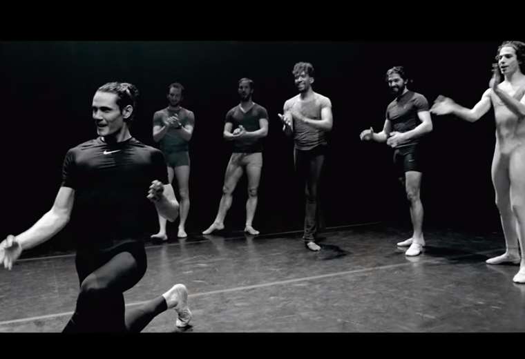 Video: Cavani baila para promover ballet entre varones en Uruguay ...