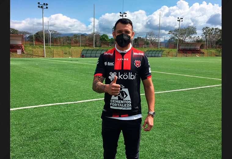 Daniel Arreola sobre toma de genitales a Saborío: "Fue una acción circunstancial" | Teletica