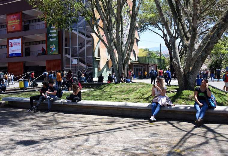 Uno de los mejores promedios de admisión a la UCR sacó el bachillerato por madurez | Teletica