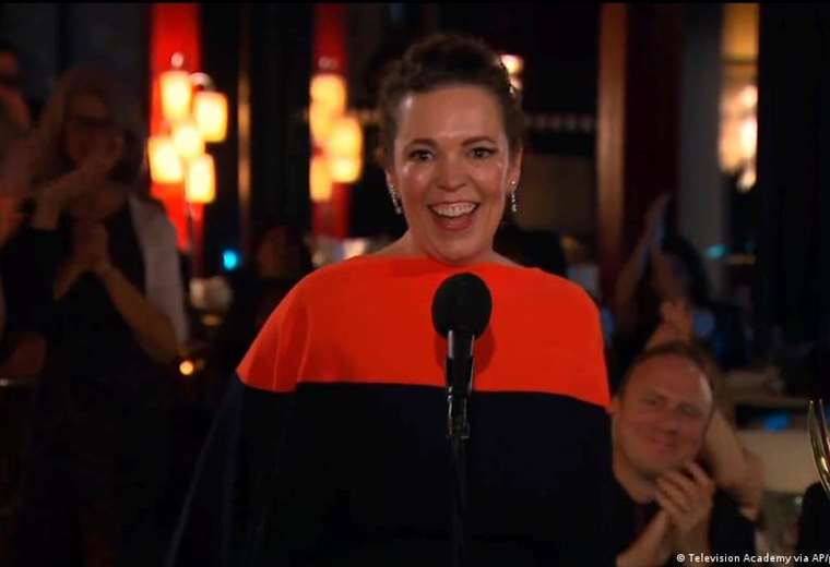 "The Crown" arrasa en los premios Emmy como mejor serie dramática ...