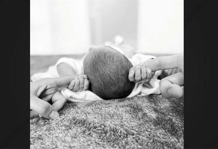 ¡Nació Paloma! Debi Nova comparte primera foto de su hija | Teletica