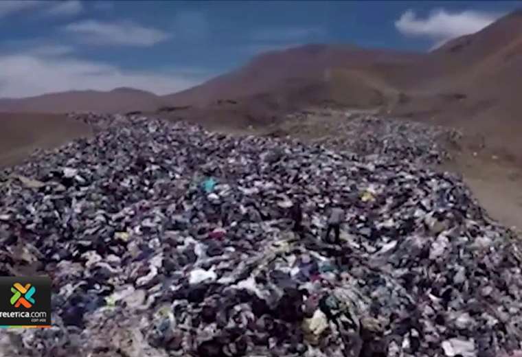 Video: el desierto de Atacama es uno de los basureros de ropa más ...