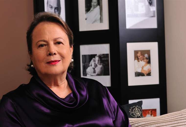 Gobierno condecora a Olga Cozza de Picado con medalla al mérito en la ...