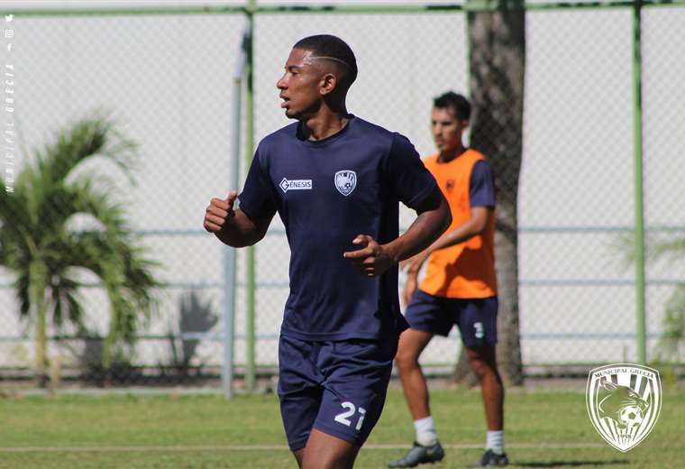 Enyel Escoe volverá al Municipal Grecia | Teletica