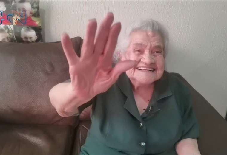 A sus 100 años, doña Inés cuenta cómo cuidó a sus 10 hermanos | Teletica