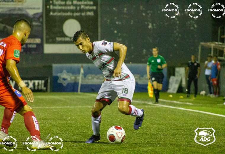 Juan Basulto y Joseph Bolaños sancionados con tres partidos | Teletica